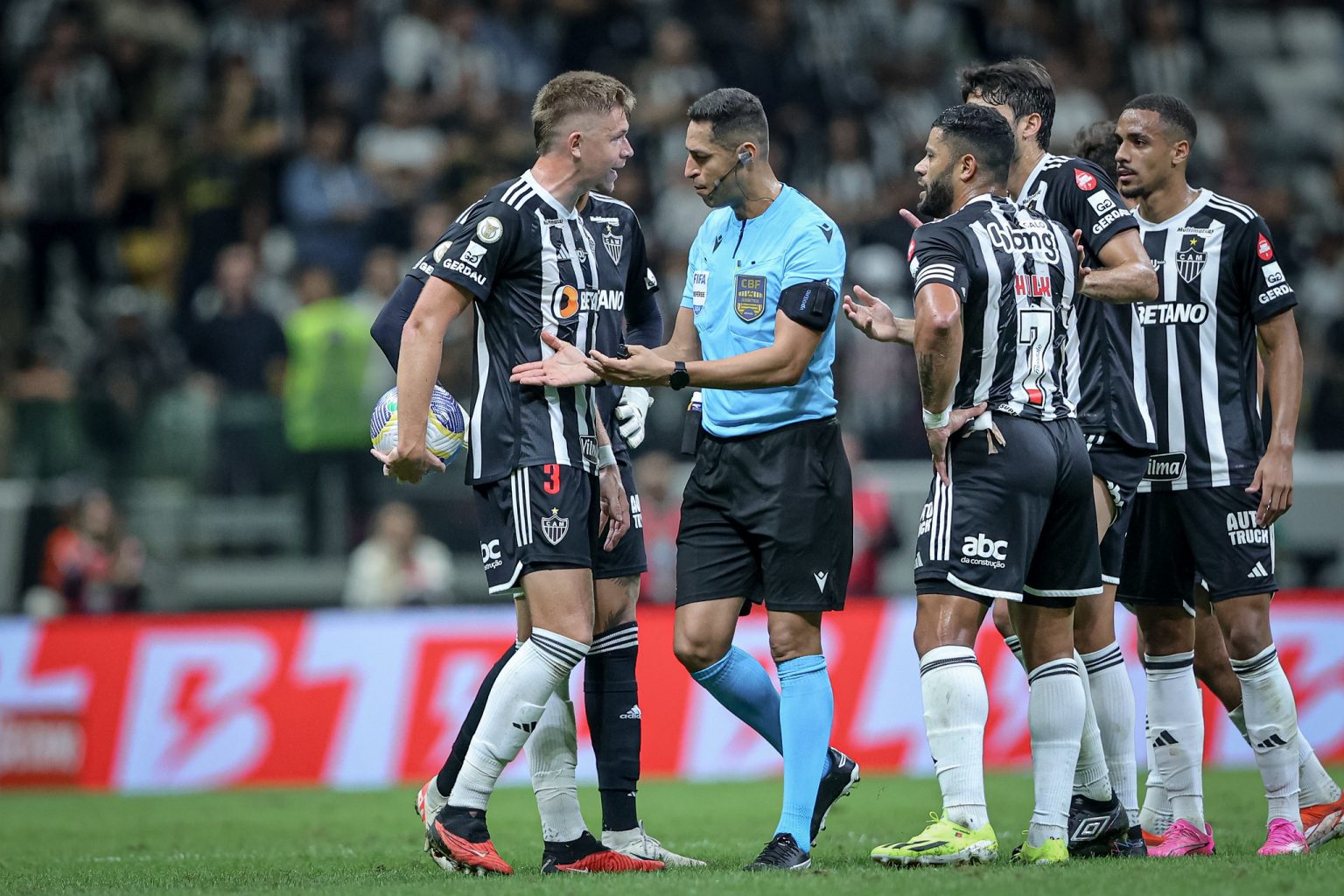 Hulk é Expulso No Primeiro Tempo Atlético é Goleado Pelo Palmeiras Na
